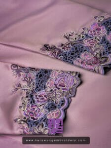 Kurung Tradisi Sulam Goyang Corak Bunga Ros Dengan Kerawang Sarang Tebuan