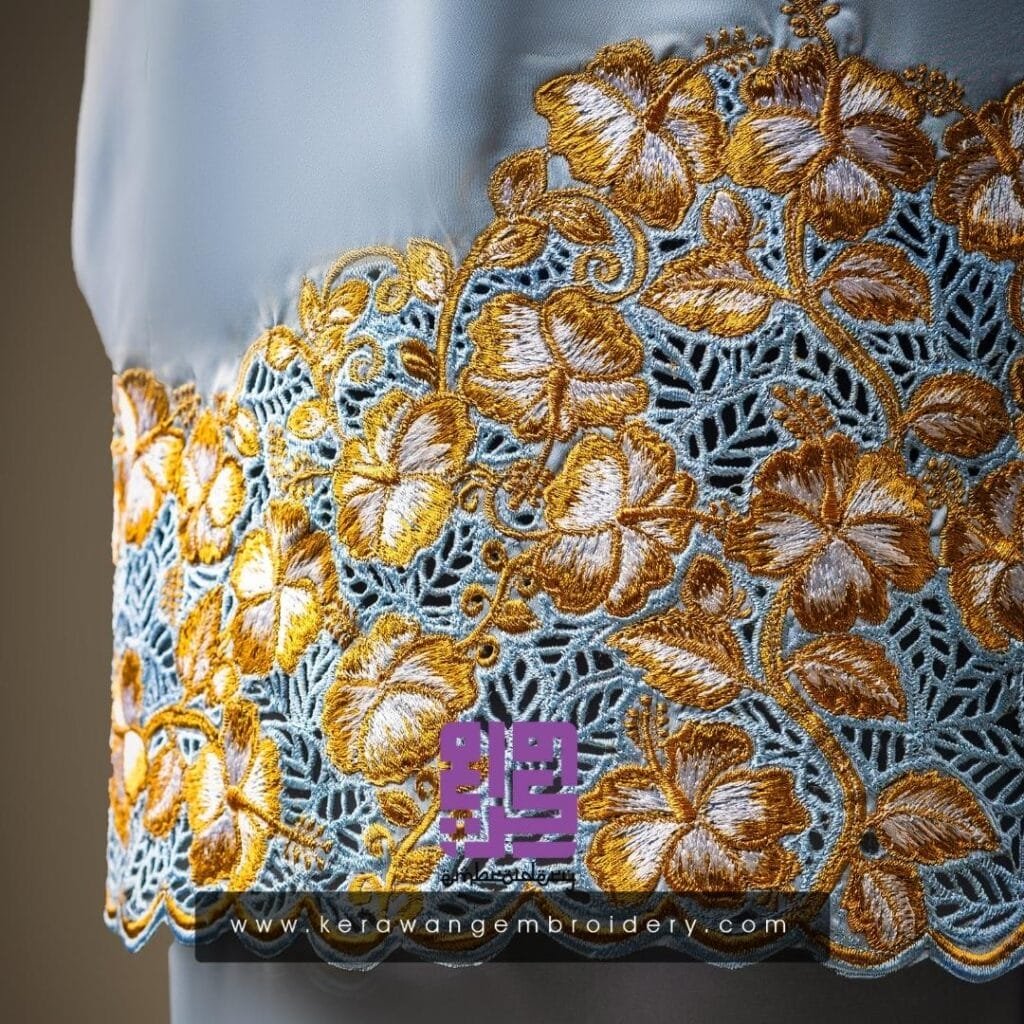 Baju Pengantin Kurung Pahang Sulam Goyang Motif Bunga Raya