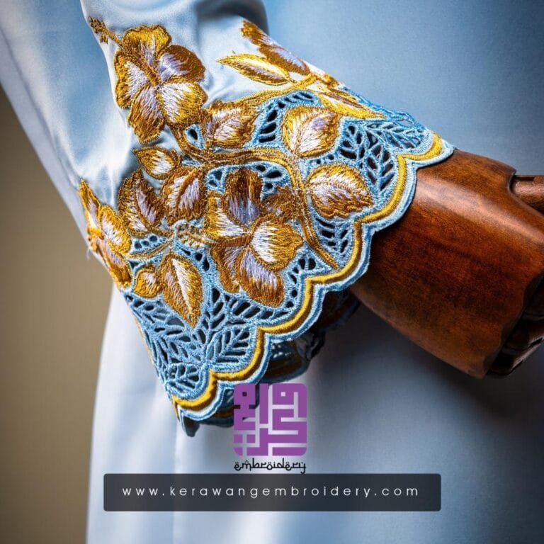 Baju Pengantin Kurung Pahang Sulam Goyang Motif Bunga Raya