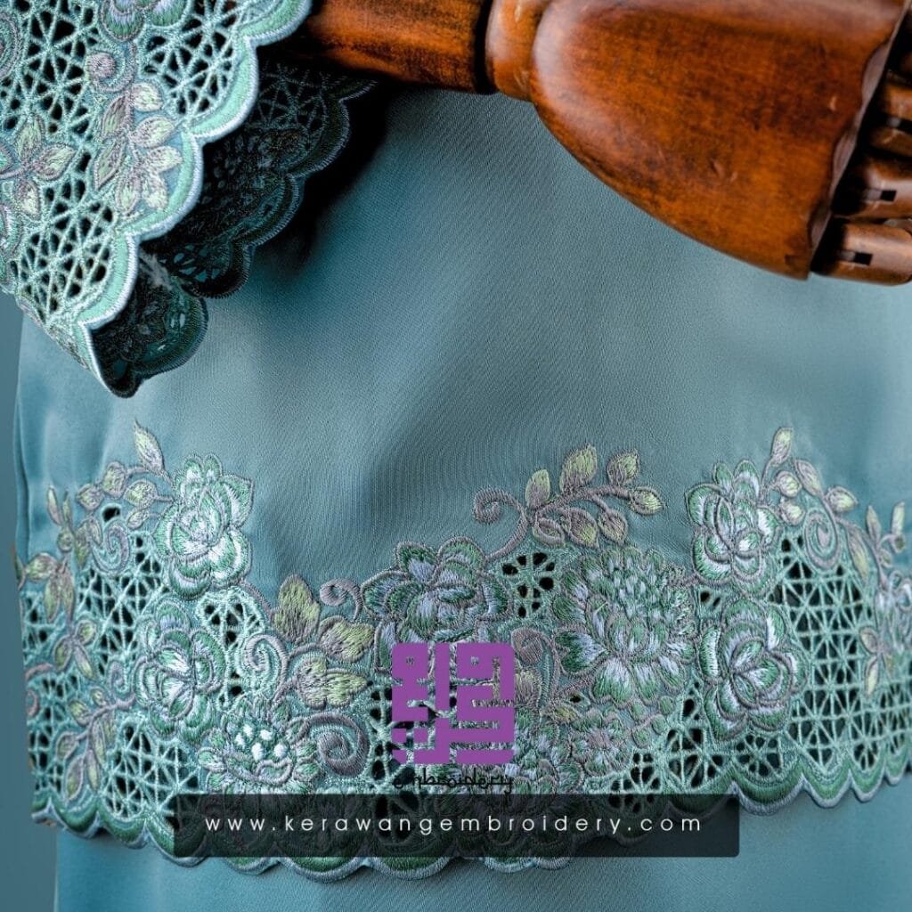 Baju Kurung Kedah Sulam Goyang Corak Bunga Carnation dan Ros Dengan ...