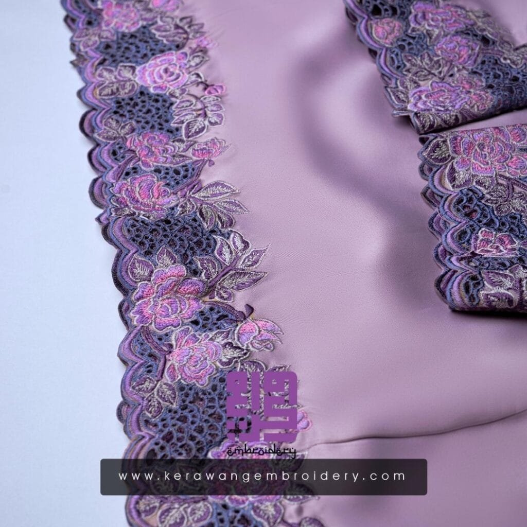 Kurung Tradisi Sulam Goyang Corak Bunga Ros Dengan Kerawang Sarang Tebuan